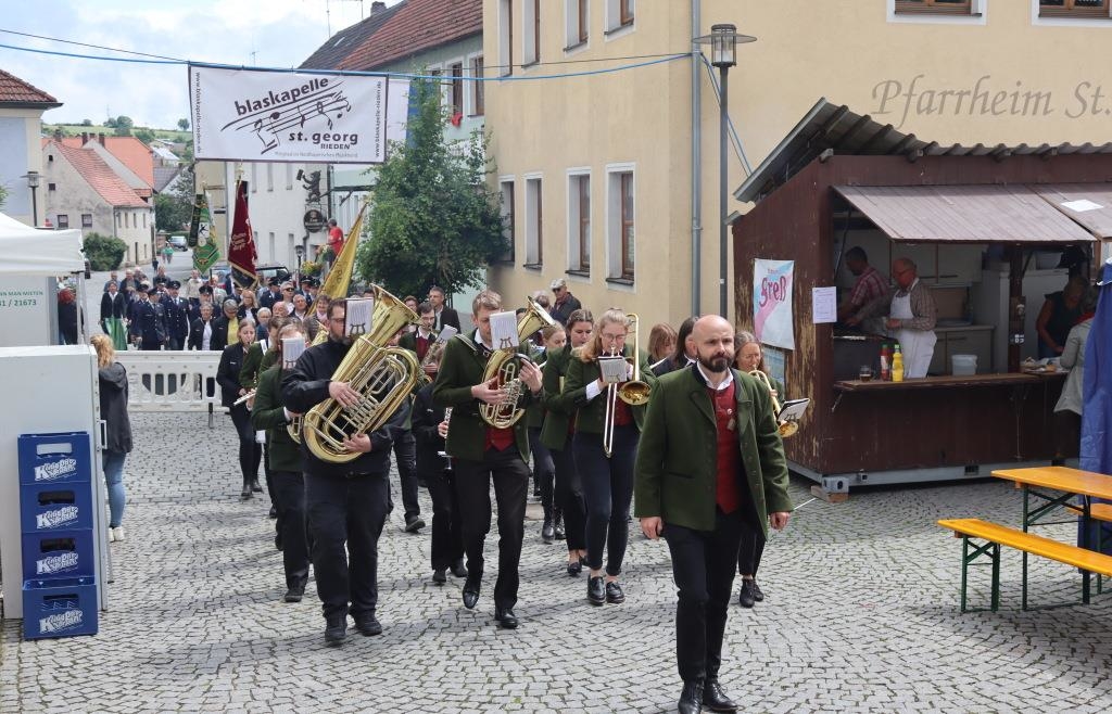 Großes Orchester und Nachwuchs sorgten für ein klangvolles Fest in Rieden