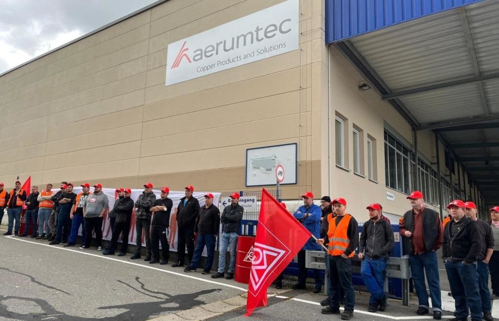 Demozug ums Aerumtec-Werk in Bad Kötzting: Beschäftigte machten ihrem ...