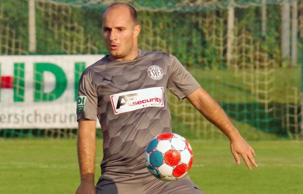 Co-Trainer Arber Morina hat bei Fortuna Regensburg keinen Freifahrtschein