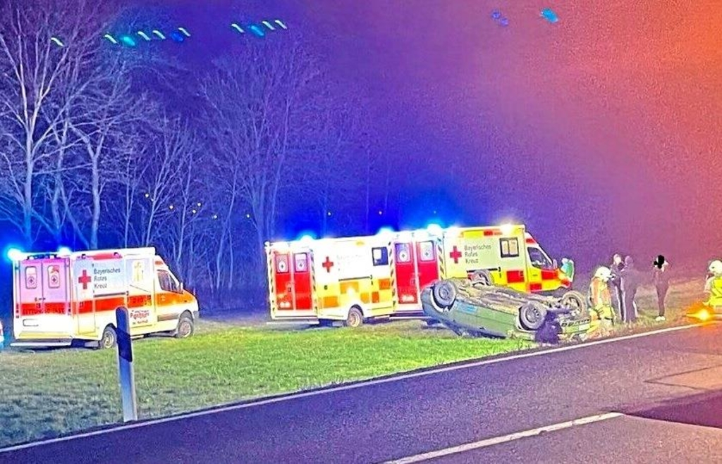 Schwerer Unfall mit vier Verletzten: Auto überschlug sich in Vordermais mehrmals