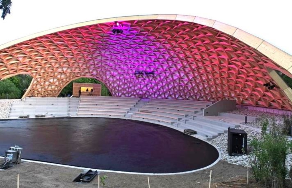 Stararchitekt Norman Foster interessiert sich für die Parkarena Furth ...