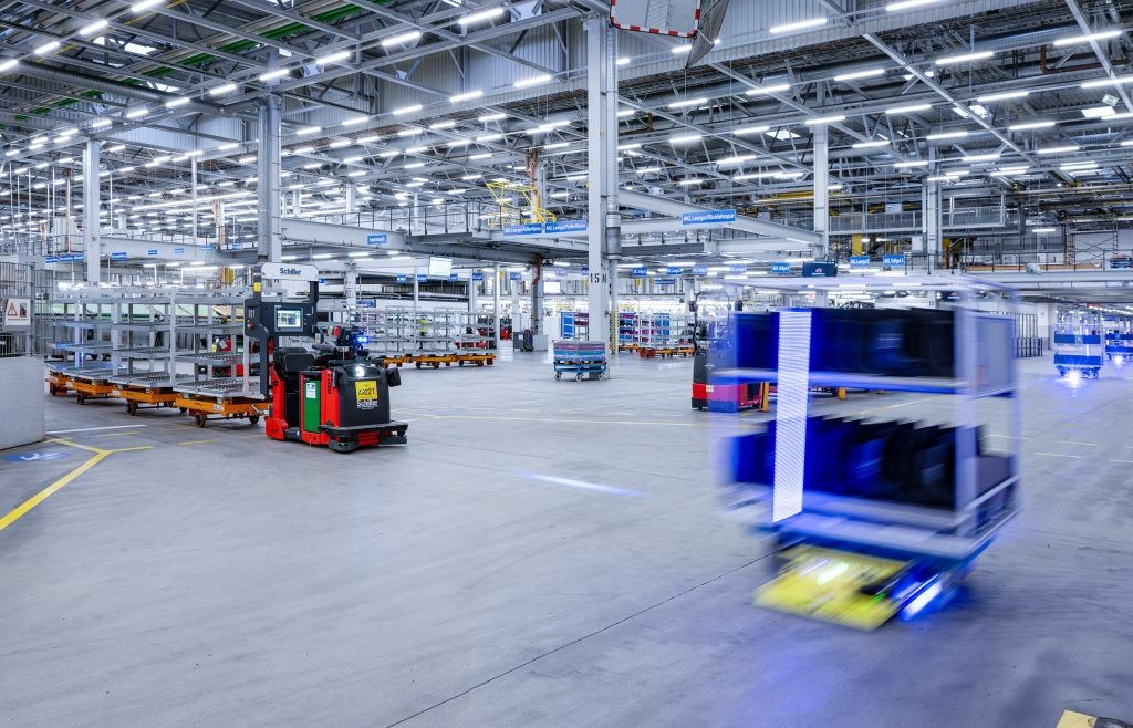 Auf dem Weg zur Fabrik der Zukunft: Regensburger BMW-Werk setzt auf ...