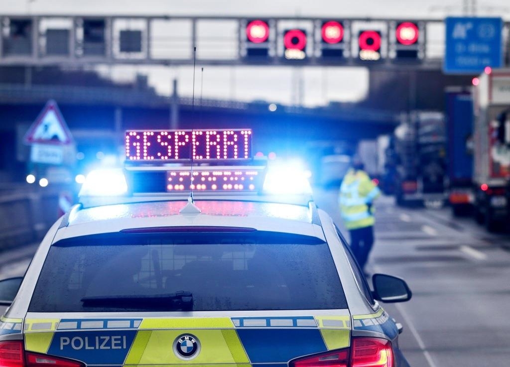 Verfolgungsjagd aus Tschechien endet mit Unfall – A6 bei Amberg stundenlang gesperrt
