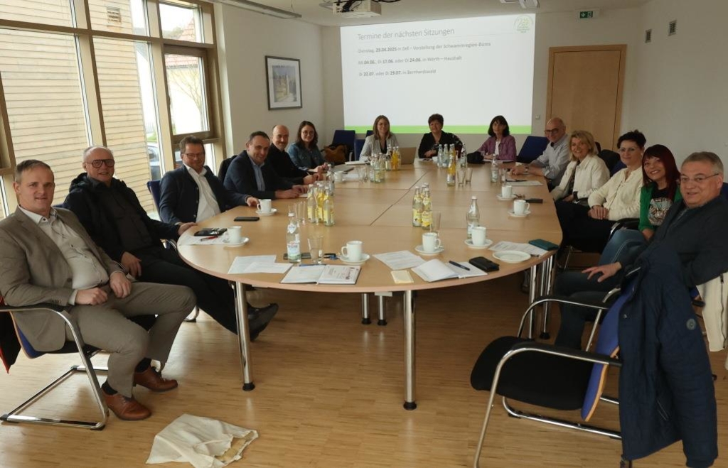 Lebenswerte Heimat: Wie sich zehn Gemeinden der Entwicklung am Land ...