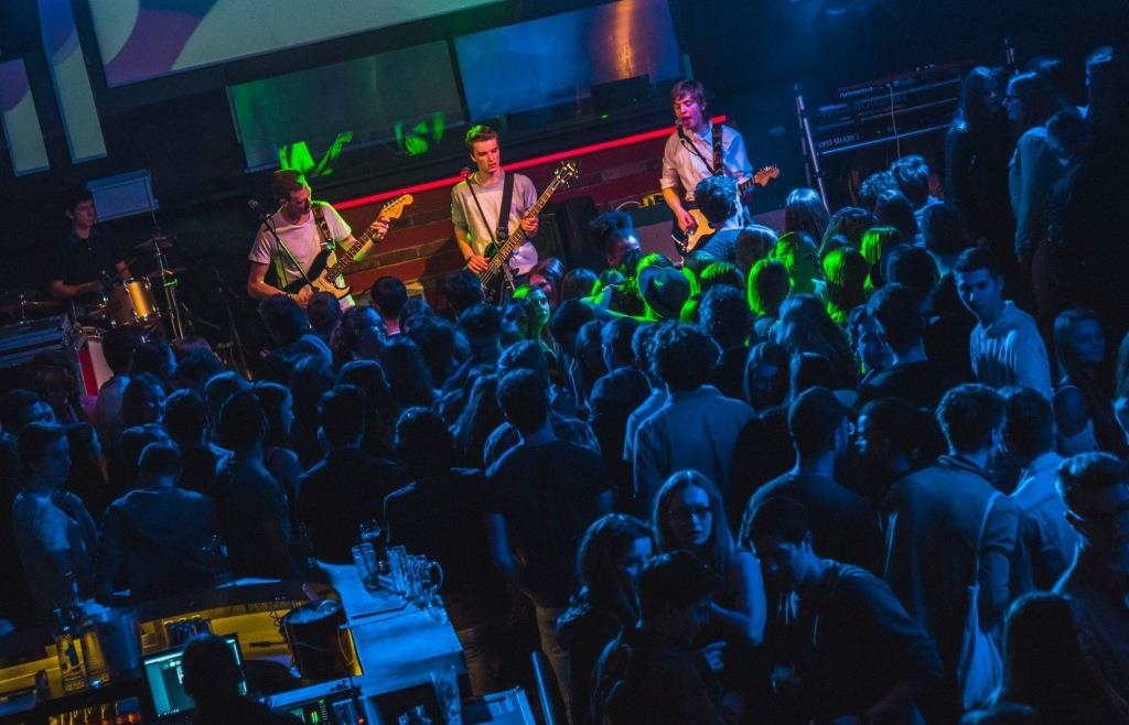 Schluss nach 27 Jahren: Der Neumarkter Berlin Club schließt seine Türen ...