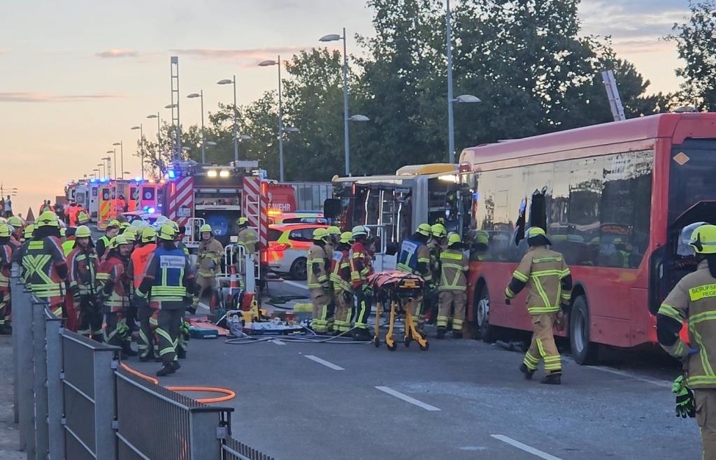 Busunfall am DEZ in Regensburg: Statement der Polizei im Video