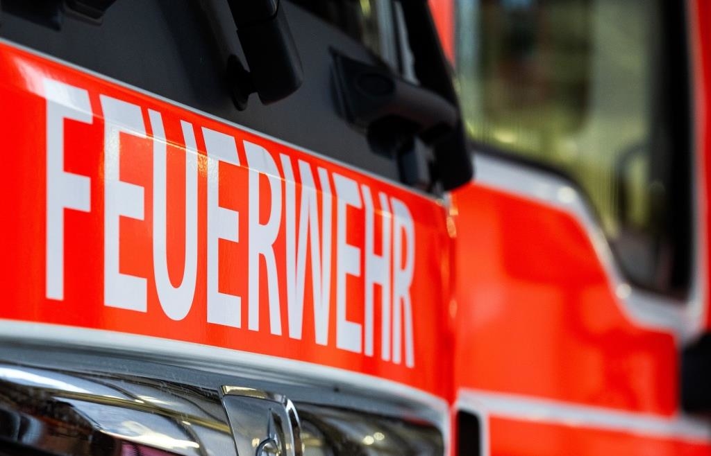 Laub in Burglengenfeld verbrannt – Feuerwehr verhindert Übergreifen der ...