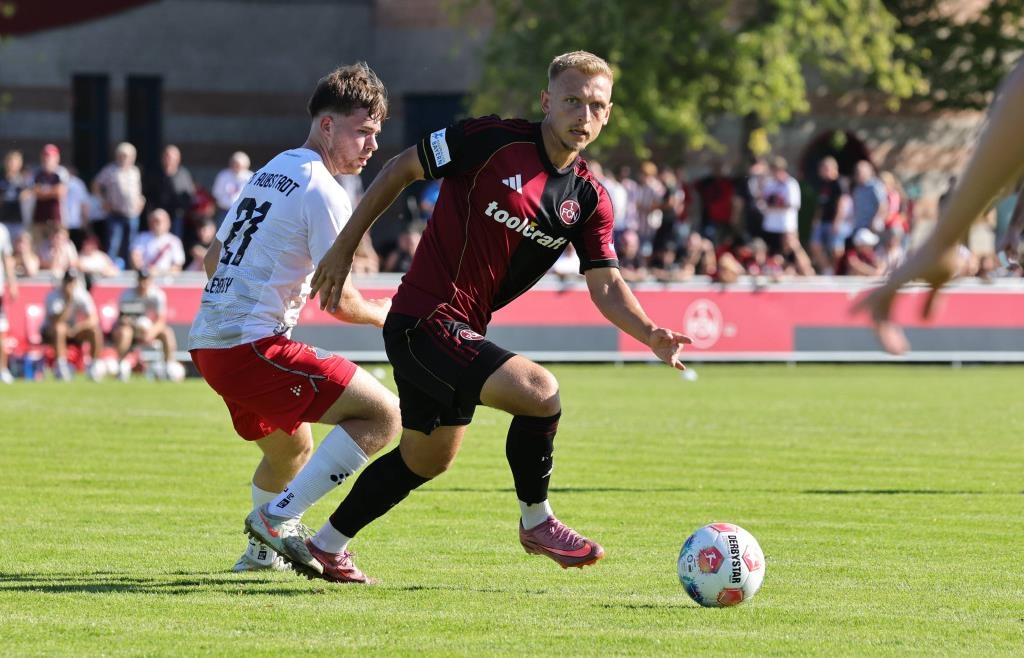 Regensburger, Routinier, Ex-Rivale: Benedikt Kirsch gibt beim ...