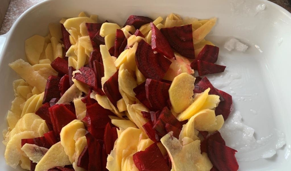 Kartoffeln und Rote Rüben als Auflauf