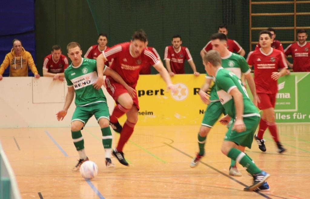 16 Teams greifen beim 46. Hallenturnier des ATSV Kelheim nach der Krone ...