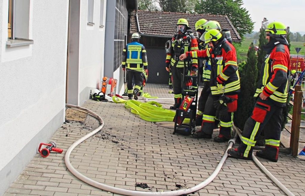 Brand in Roding-Wetterfeld löst Großeinsatz für Feuerwehren aus
