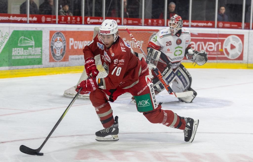 Die Eisbären Regensburg stellen mit David Booth einen neuen Siegrekord auf