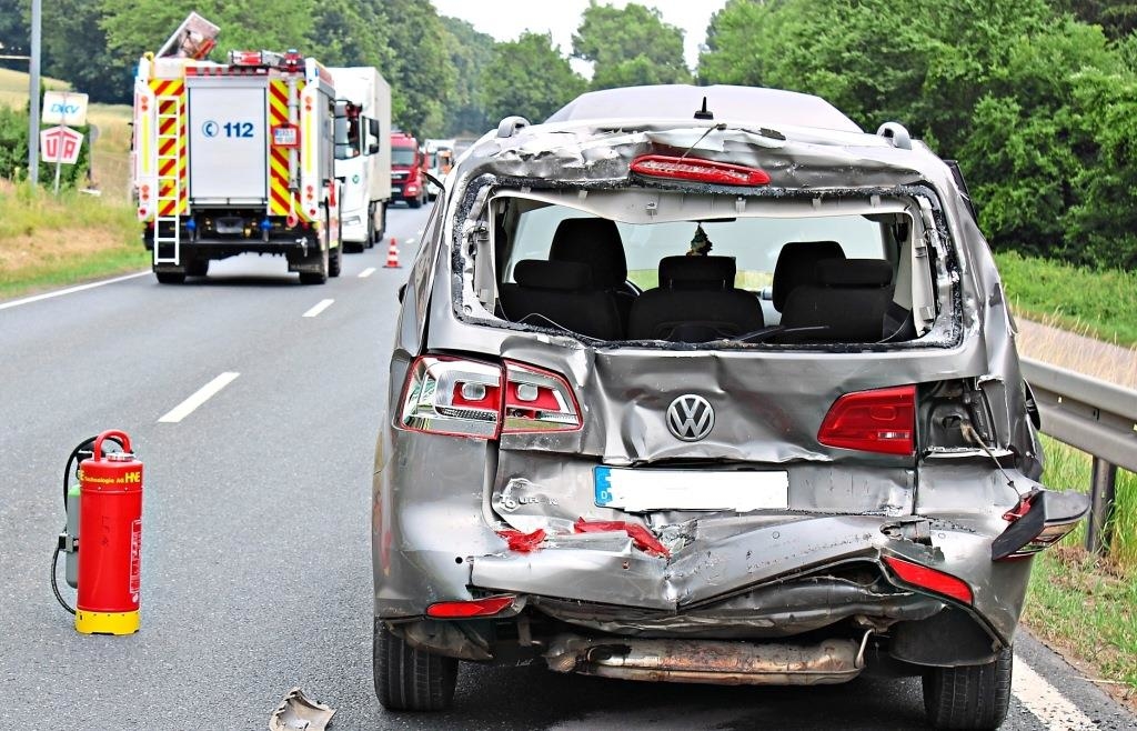 Unfall auf der B85 bei Bruck: Auch zwei Kinder sind unter den Verletzten