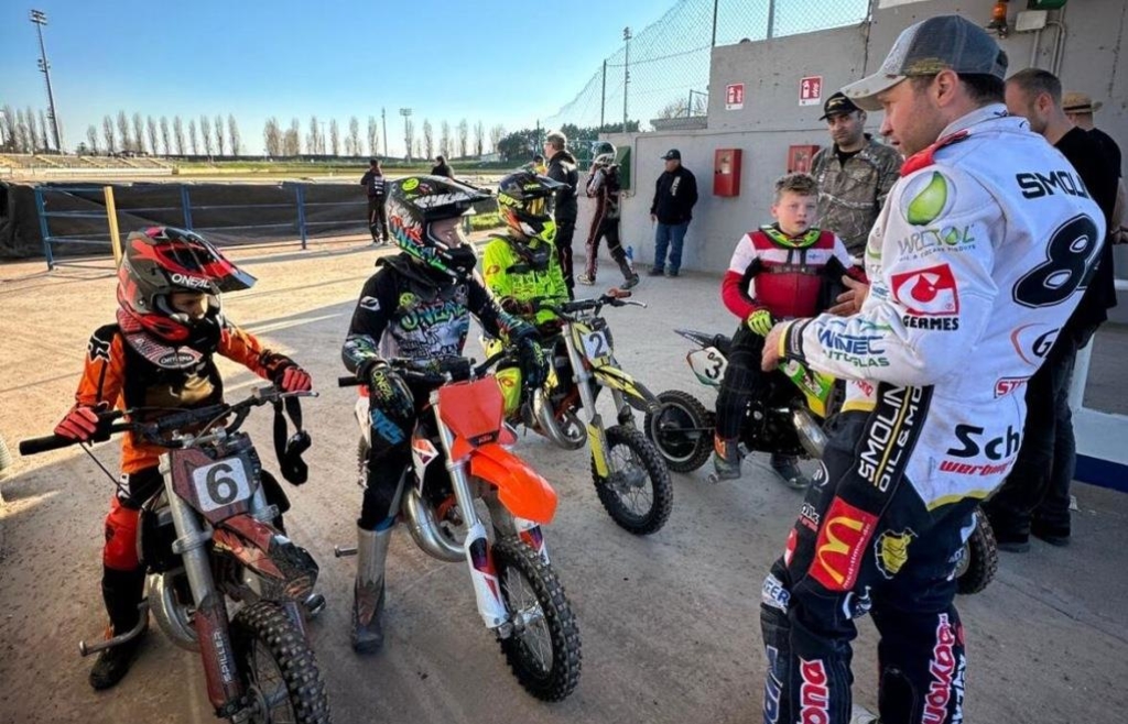 Martin Smolinski leitet das Trainingscamp des MSC Abensberg in Lonigo ...