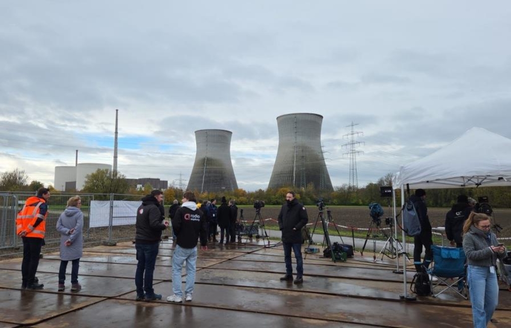 Im Liveticker und -stream: AKW-Kühltürme in Gundremmingen werden gesprengt