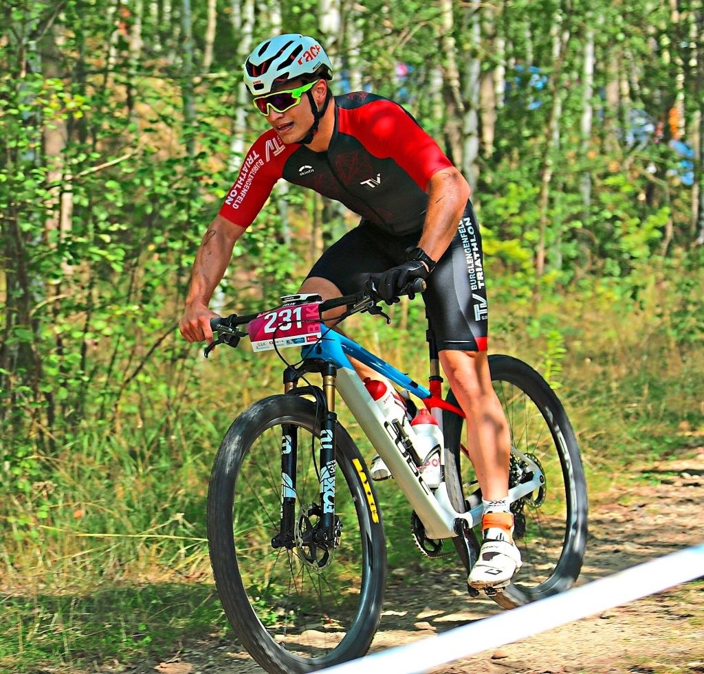 Hero Dolomites: Felix Wagner meistert härtestes Rennen der Welt