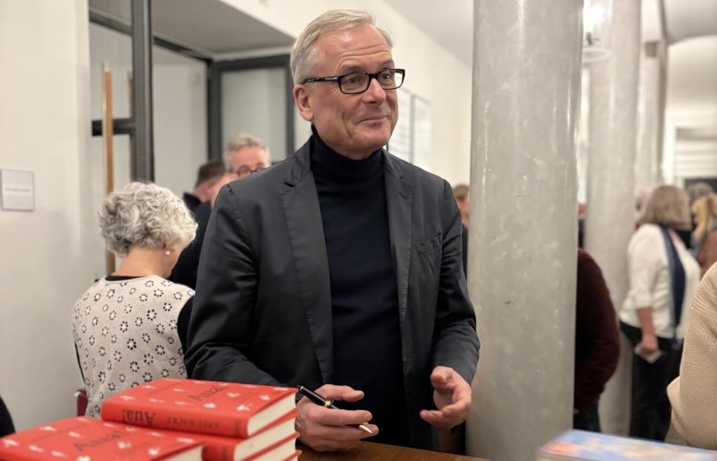 Bestsellerautor Hacke begegnet der Härte des Lebens mit heiterer ...