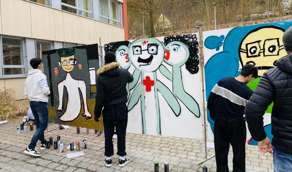 Graffiti-Workshop am BSZ Kelheim holte Adrianas Geister aus der Spraydose