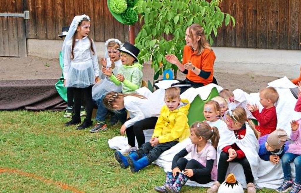 Es ging lustig zu beim 100. Geburtstag des Kindergartens St. Josef in ...