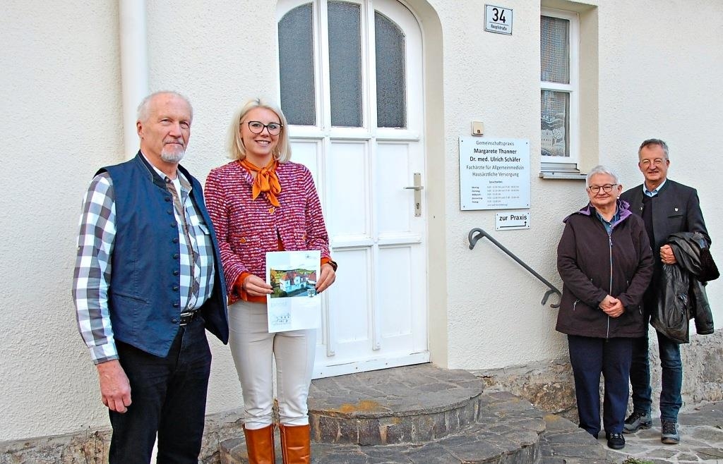 Margarete Thanner und Dr. Ulrich Schäfer bereiten Praxisübergabe in ...