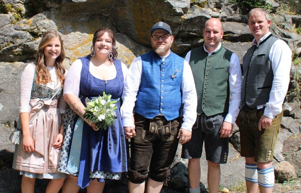 Florian und Monika Kerscher gaben sich auf der Burg Falkenstein das Ja-Wort