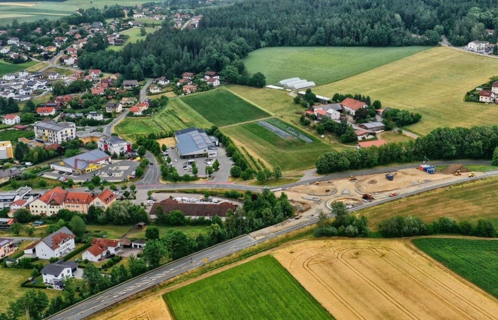 Asphaltarbeiten am Kreisel starten: Durchfahrt von Willmering nach ...