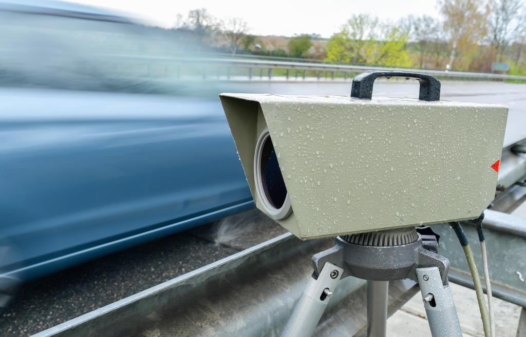 Radarfalle: Mehr als 15.000 Fahrzeuge auf A3, A93 und B85 kontrolliert