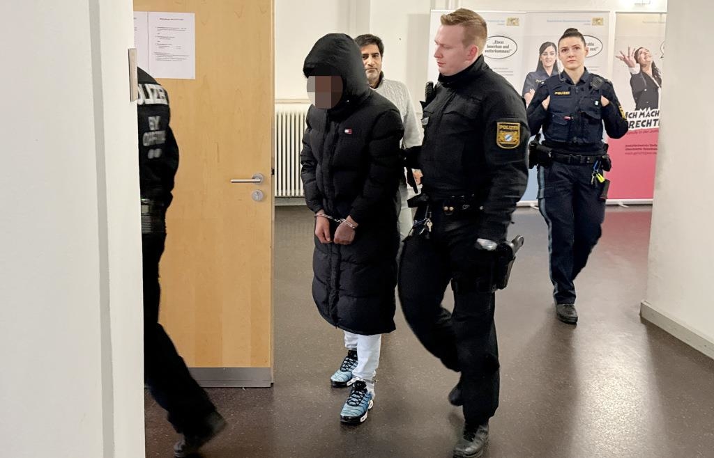 Polizei bestätigt Einsatz in Regensburg: Sieben Tunesier sollen in ...