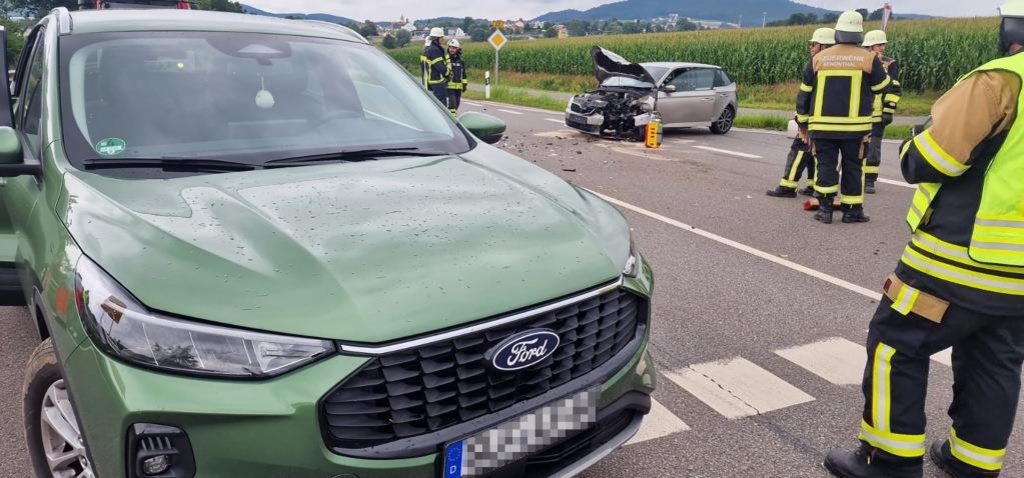 Unfall auf der B22 bei Schönthal sorgt für zeitweise Sperrung und 30.000 Euro Schaden