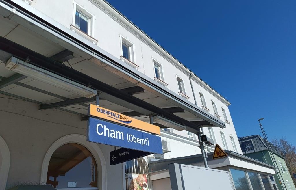 Unerlaubte Einreisen: Bundespolizei holt drei Männer am Chamer Bahnhof ...