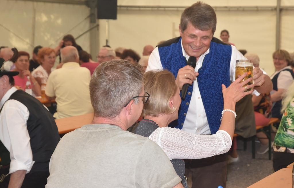 Tanz, Musik und Humor: Trachtlerkirwa in Pirkensee mit vielen Höhepunkten