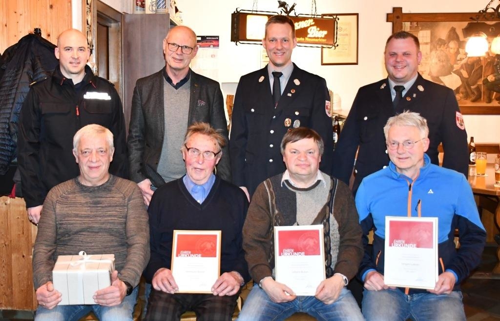 Feuerwehr Deinschwang fuhr zu 14 Einsätzen – Ehrung für langjährige ...