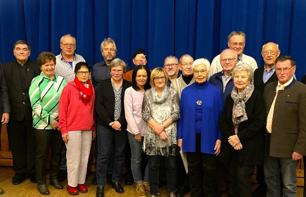 Kolpingsfamilie Neumarkt ehrt treue Mitglieder: Auszeichnung für Präses ...