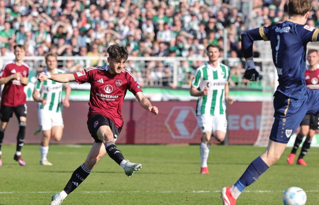 Nächste frische Offensivkraft: SSV Jahn leiht jungen Angreifer vom Club aus