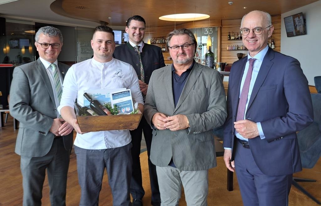 Bürgermeister, Landrat und Regierungspräsident gratulierten Sternekoch ...