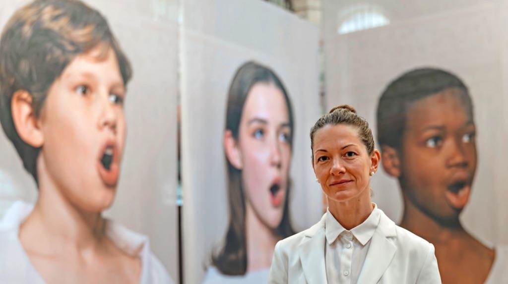 Wir atmen die gleiche Luft: Julia Krahn untersucht mit den Domspatzen ...