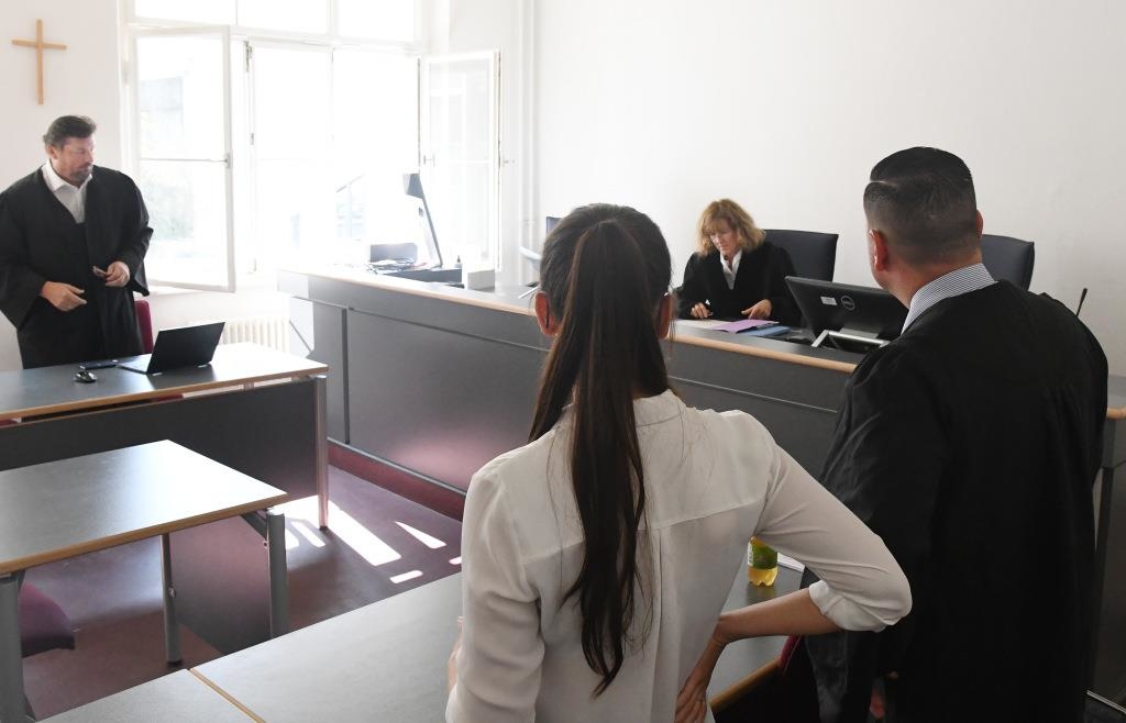 Inhaftierter Unternehmer (27) klagt Auto von Regensburgerin ein – und zieht zurück