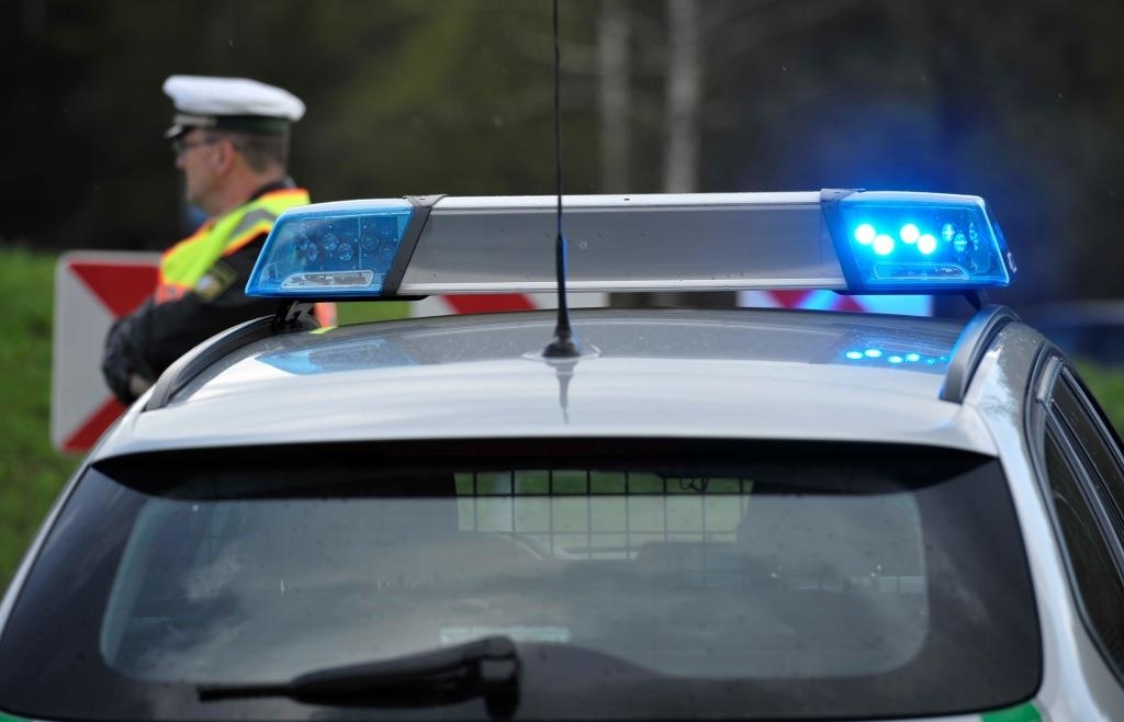 Radfahrer verursacht Unfall in Schwandorf und flieht – Polizei sucht Zeugen