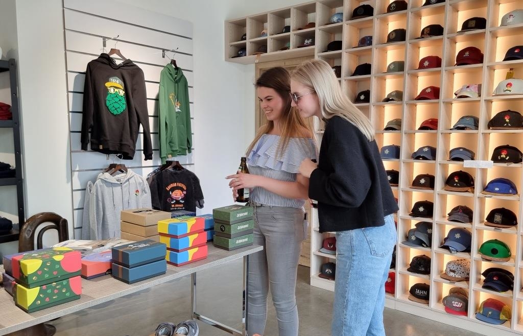 Bavarian Caps eröffnet Geschäft im Donaupark in Kelheim