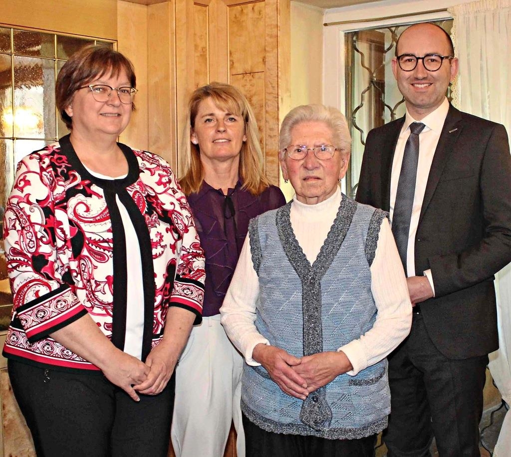 Elisabeth Stuber feiert 90.