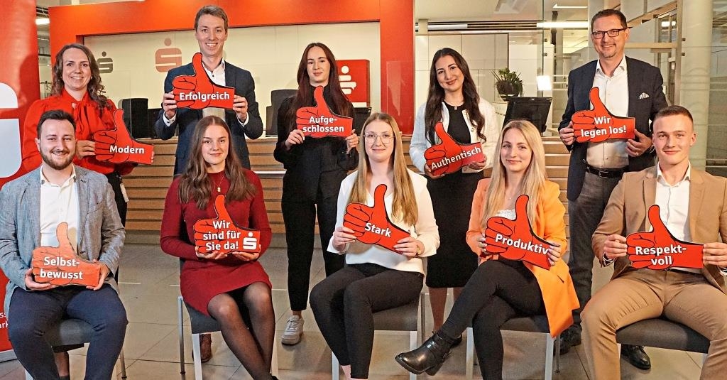 Sparkasse ehrt Azubis