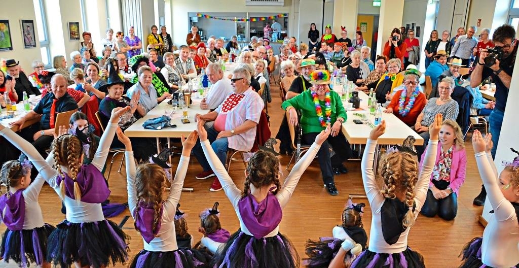 Fasching begeisterte Senioren