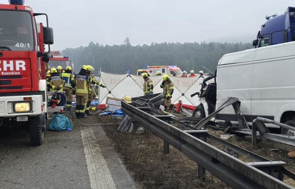 Tödlicher Unfall auf A93 bei Teublitz: Polizei macht Fortschritte bei Ursachenforschung