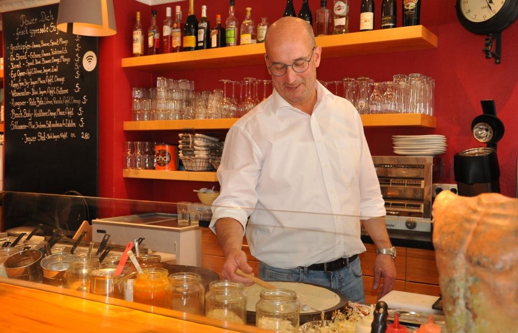 Es war eine Institution: Peter Schunk schließt sein Crepresso in Neumarkt