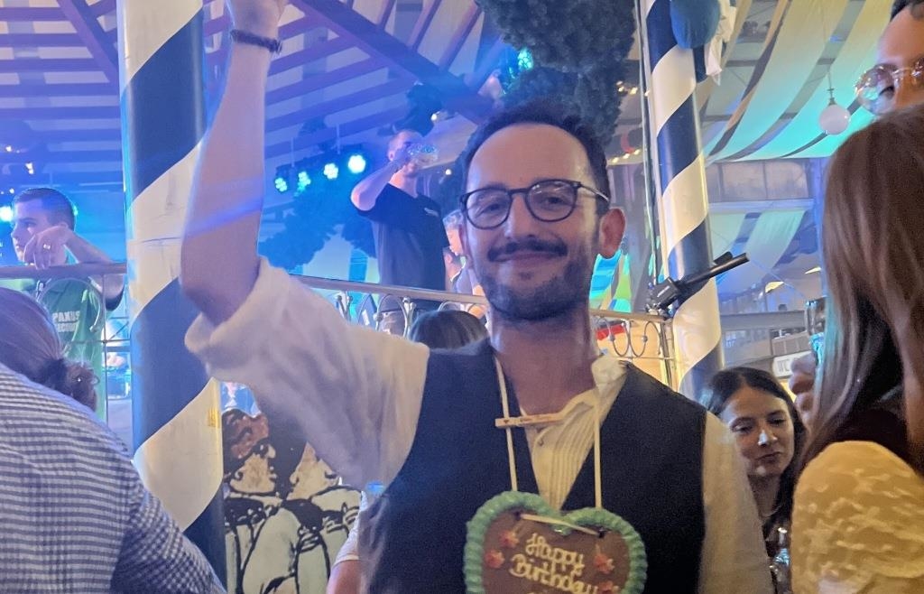 Spatzl schau: Schorndorfer will mit seinem Song den Wiesn-Hit am ...