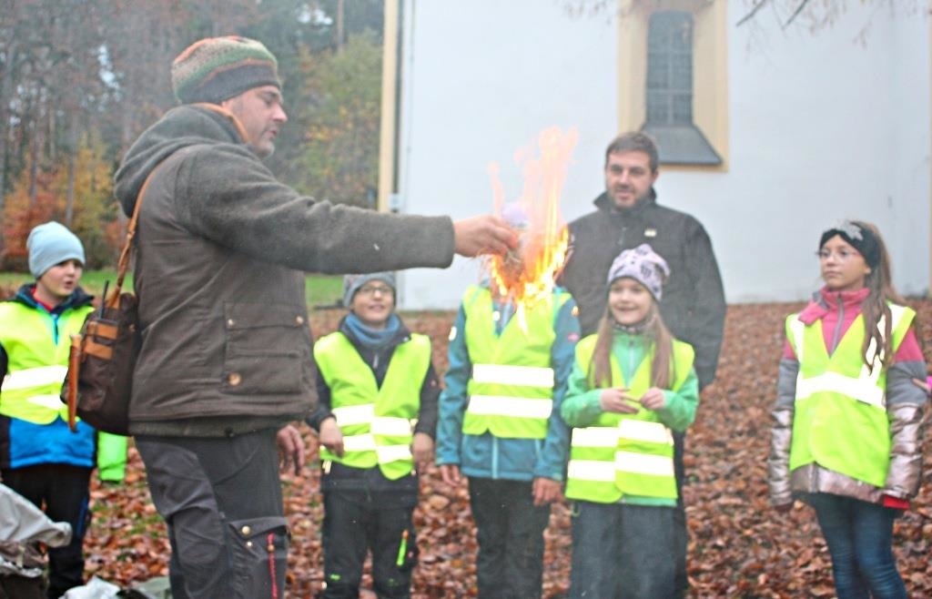Wasser, Wärme, Unterschlupf: Die Kinderfeuerwehr Rieden unternahm eine ...