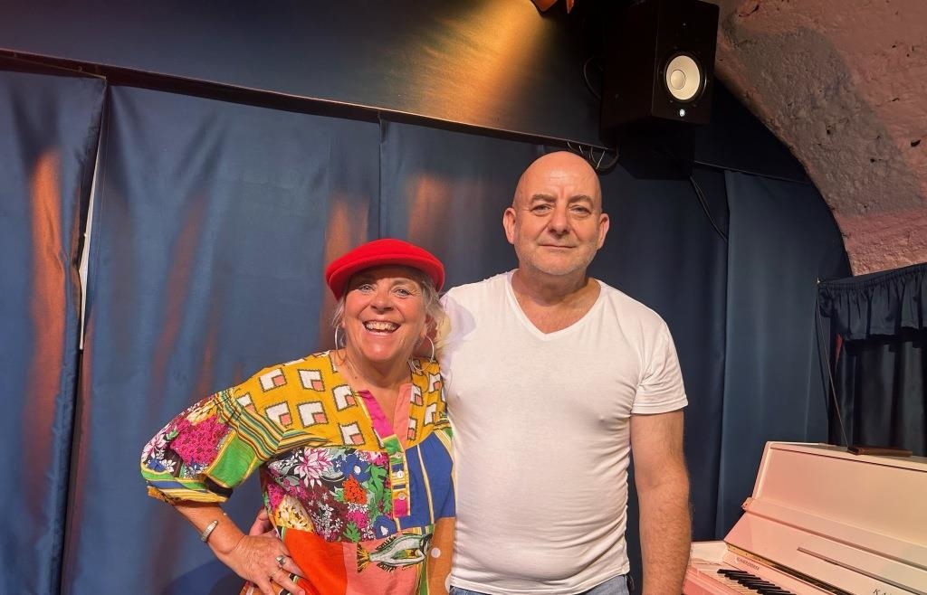 Viel sprechen ohne zu atmen: Inge Faes präsentiert in Regensburg ihr ...