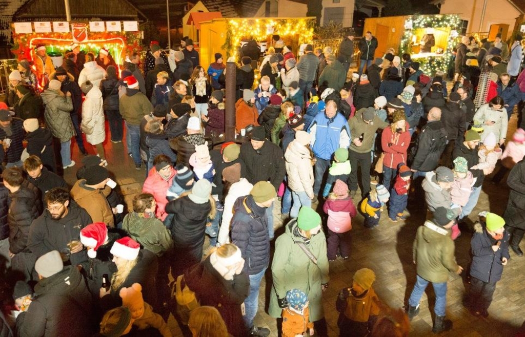 Bei der Dorfweihnacht in Kleinwinklarn halfen alle zusammen