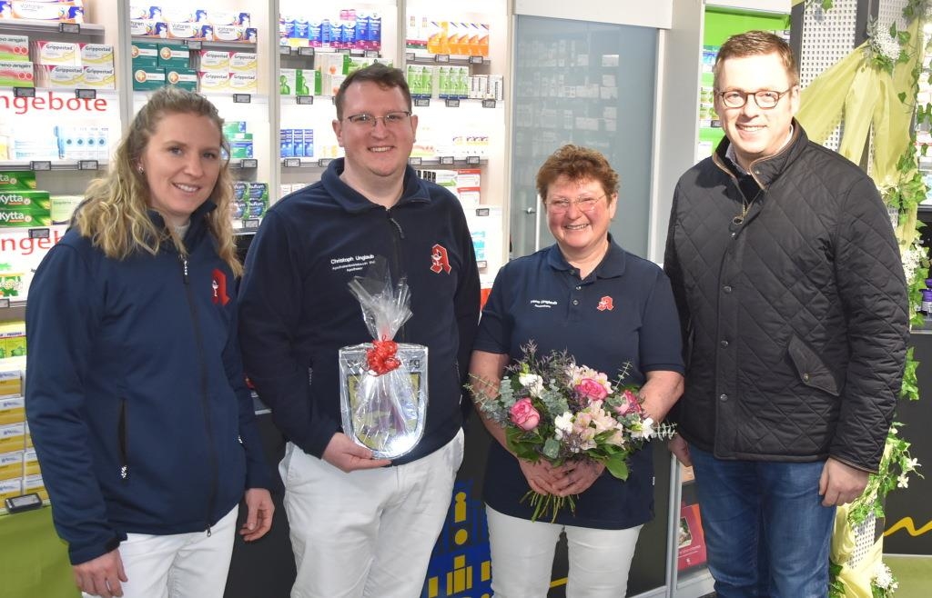 Irene Unglaub übergibt Leitung der Rathaus-Apotheke in Velburg an ihren ...