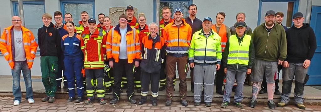 Trotz der Feiertage halfen viele beim Aufräumen